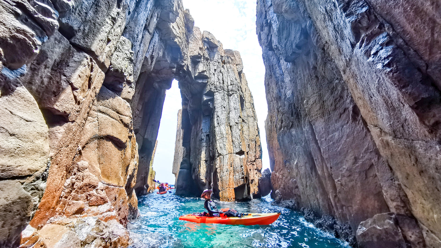 The Kayaking Crossing Experience – Hong Kong Ninepin Group Guides